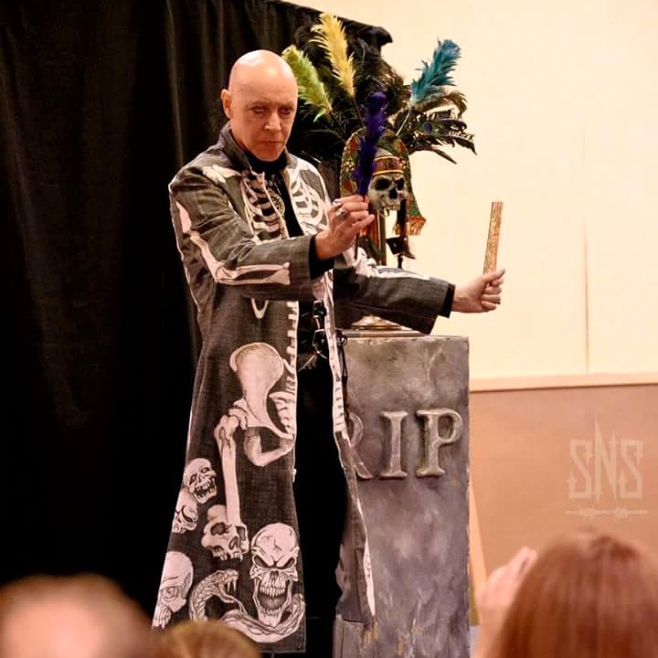 Master Ron Fitzgerald Gothic Illusionist | FitzgeraldsRealm.com